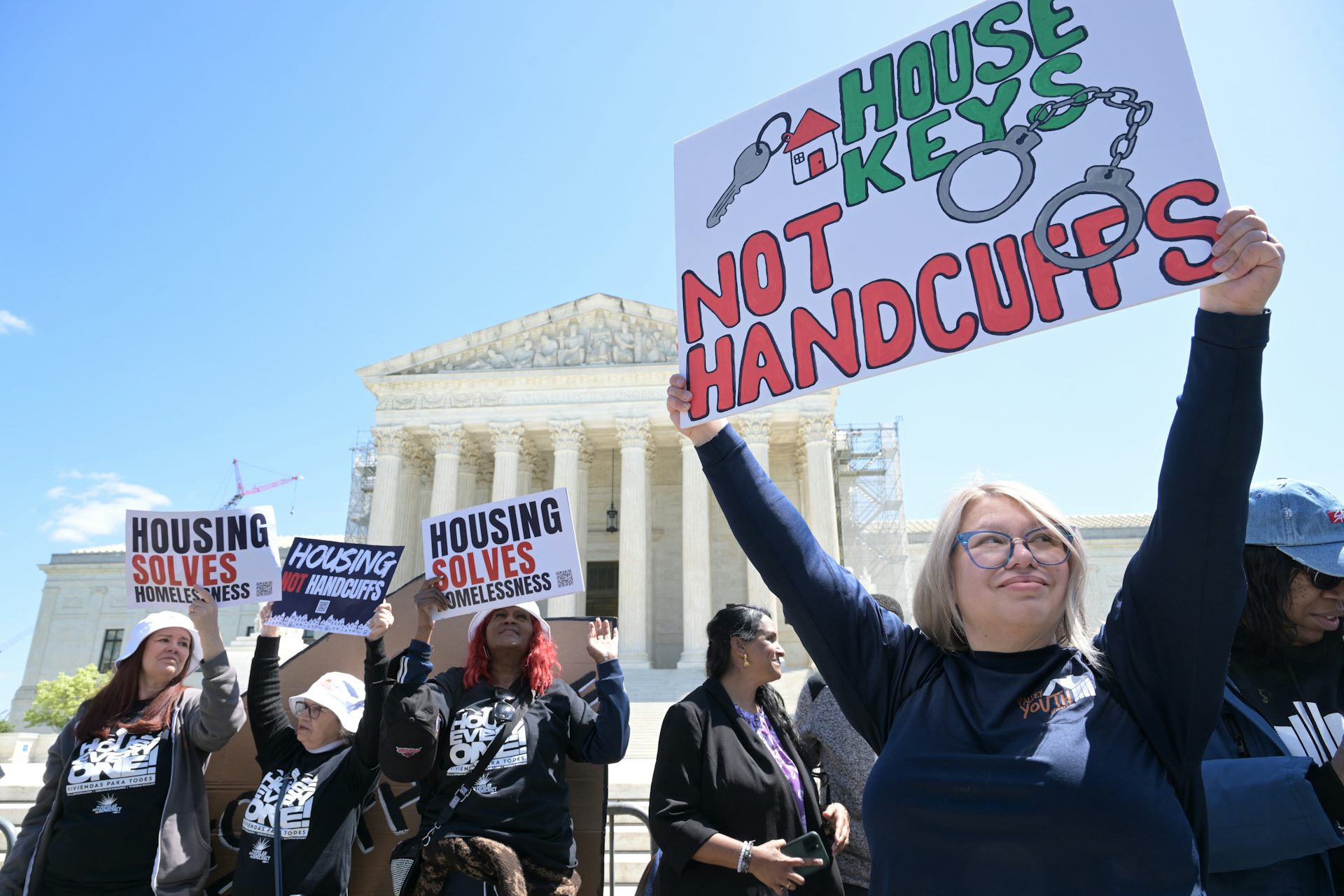 Supreme Court rules cities can ban homeless people from sleeping ...